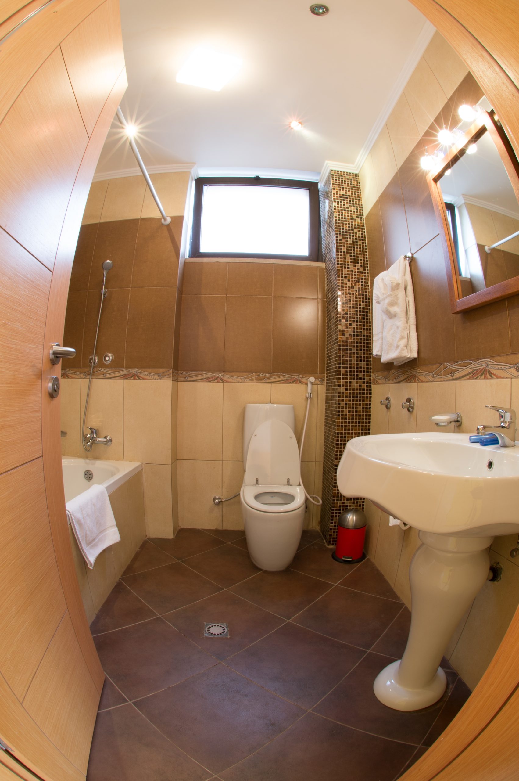 Superior Corner Suites - Reliance Hotel Apartment
